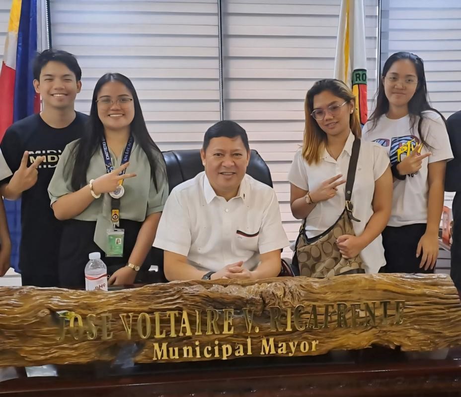 Rosario’s Pride: Mayor Ricafrente Honors Cum Laude Graduates of 2025 ...